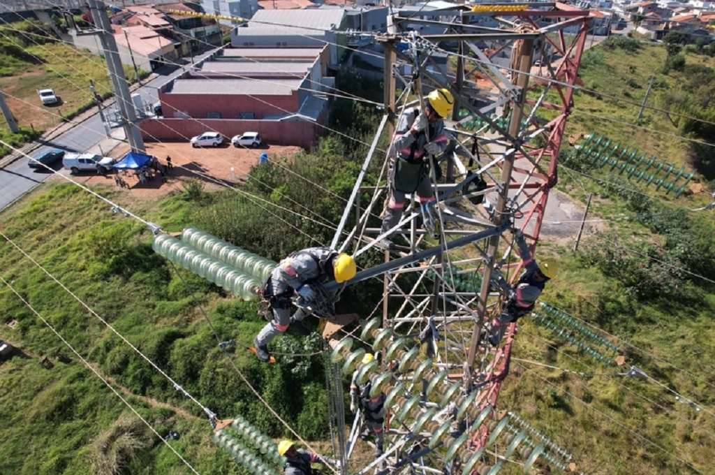 Desempenho de usinas no controle de tensão pode ter propagado o ...